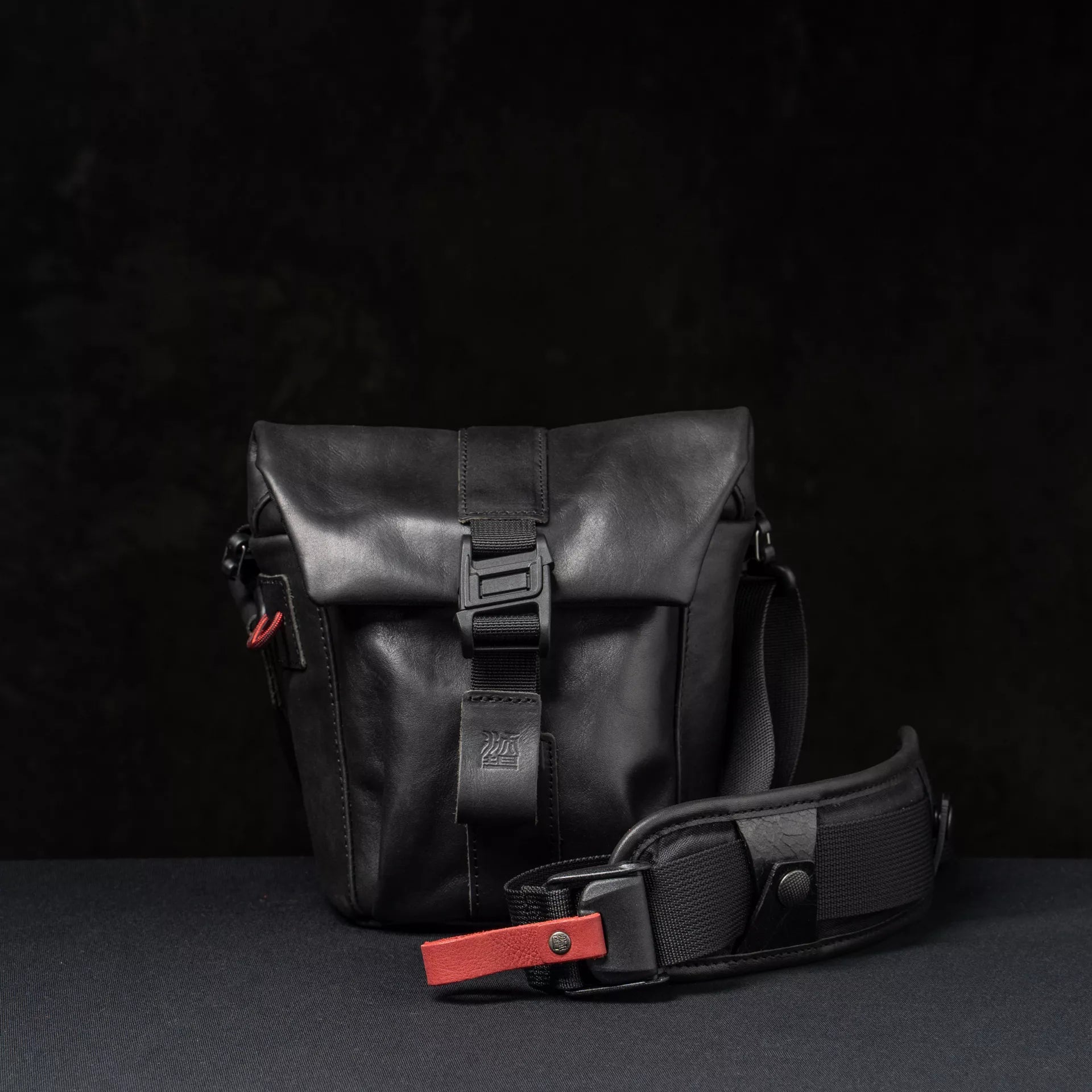 Leather Pilot Travel Camera Bag | 2L Upgraded - FEVERGUY