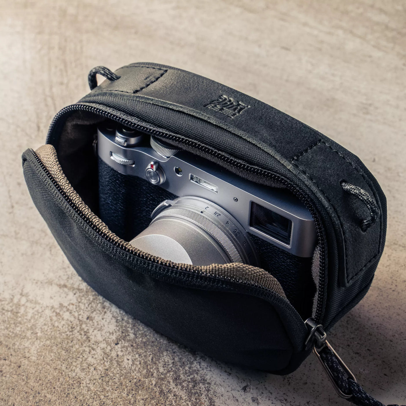 Portable Camera Pouch M - FEVERGUY